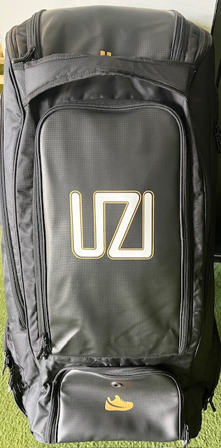 UZI Pro Duffle Wheelie Bag 2025 – uzisports